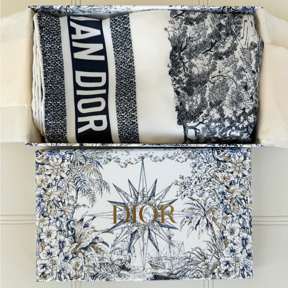Christian Dior Toile De Jouy Sauvage 90 Square Silk S… - Gem Christian Dior Toile De Jouy Sauvage 90 Square Silk S… - Gem